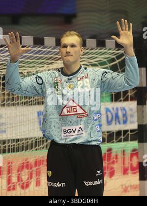 David Spaeth (Rhein Neckar Loewen, #29) Abwehr gegen August Baskar ...