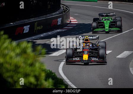 #22 Yuki Tsunoda (JPN) Oracle Red Bull Racing (AUT) Red Bull RB21/Honda RBPT during the 2025 ...