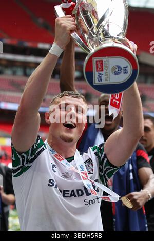 Dan Ballard of Sunderland AFC celebrates his goal during the Premier ...