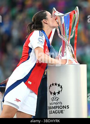 Arsenal's Laia Codina kisses the trophy after winning the women's ...