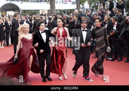 Jennifer Schwalbach, Kevin Smith, Harley Quinn Smith, Austin Zajur ...