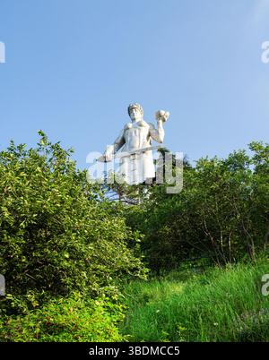 Kartlis Deda, Mother of Georgians monument on Sololaki hill in Tbilisi ...