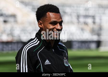 Jacob Murphy Of Newcastle United Arrives during the Newcastle United v ...