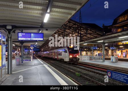 SBB Rabe 523 electric train calling at Lausanne railway station ...