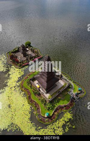 View of Ulun Danu Beratan temple on Lake Bratan at sunrise; Bali ...