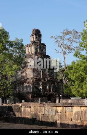 Sri Lanka: Satmahal Prasada or 'seven-storied stupa', Polonnaruwa ...