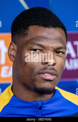 MUNCHEN - Denzel Dumfries of FC Internazionale Milano disappointed ...