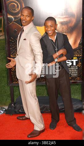 Jamie Foxx and Justin Martin - The Soloist Premiere at the Paramount ...