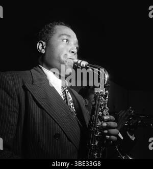 Charlie Parker playing saxophone, photo by Gottlieb, Aug 1947 Stock ...