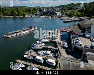 The waterfront at Bowness on Lake Windermere in Cumbria, England Stock ...