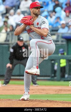 Cincinnati Reds starting pitcher Nick Lodolo works against a San Diego Padres batter during the ...