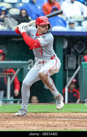 Cincinnati Reds first baseman Spencer Steer (7) catches the ball during ...