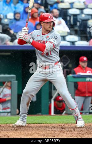 Cincinnati Reds' Tyler Stephenson (37) rounds the bases after hitting a ...