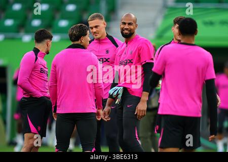 Chelsea goalkeeper Robert Sanchez (centre) ahead of the Premier League ...