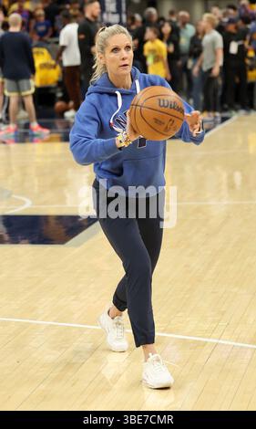 Indiana Pacers assistant coach Jenny Boucek during the first half of an ...