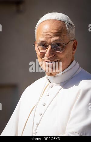Pope Leo XIV arrives to lead his Wednesday General Audience in Paul VI ...