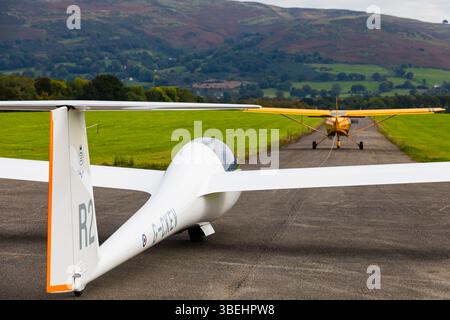 High performance Schempp-Hirth Duo Discus glider sailplane winch ...