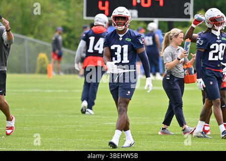 New England Patriots safety Craig Woodson against the Atlanta Falcons ...
