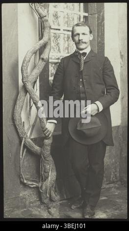 This photograph, taken in 1910, depicts the Mariengymnasium in Werl ...