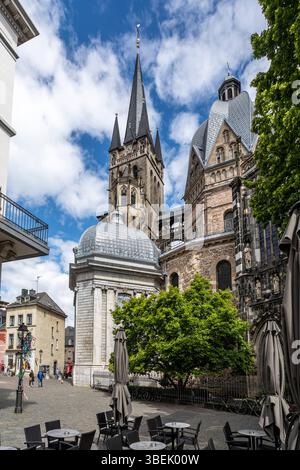Aachener Dom am Münsterplatz- Aachen, Nordrhein-Westfalen, Deutschland ...