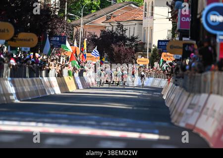 CESANO MADERNO, ITALY - MAY 29: A general view of the peloton passing ...