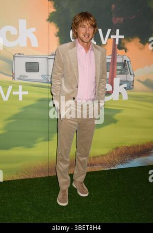 OWEN WILSON in STICK (2025), directed by DAVID DOBKIN, JOHN HAMBURG ...
