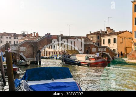 Ponte dei Tre Archi, on Canal di Cannaregio, Venice, Italy. Three ...
