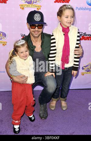 Joey Lawrence, daughters Liberty Grace Lawrence and Charleston Lawrence ...