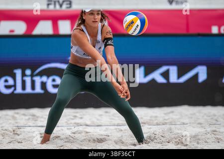 Julia Donlin & Lexy Denaburg ( USA ) in the Volleyball World Beach Pro Tour Montreal ( Canada ...
