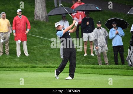 Tom Hoge hits on the 11th hole during the second round of the Sony Open ...
