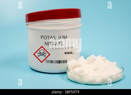Potassium Nitrate (KNO₃) Fertilizer Used in fertilizers and explosives ...