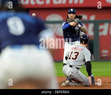 Detroit Tigers Dillon Dingler (13) singles during the fifth inning ...