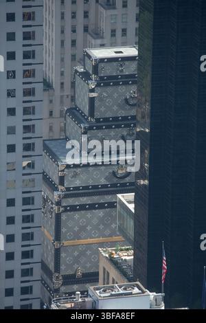 Luxury brand Louis Vuitton covered their flagship most fashionable ...