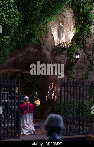 Pope Leo XIV prays before closing the Holy Door of St. Peter's Basilica ...