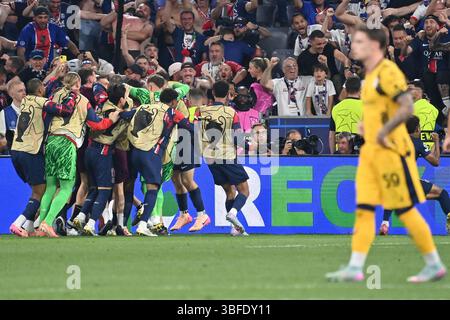 jubilation Kvaratskhelia Khvicha (PSG) after his goal to make it 1:3 ...