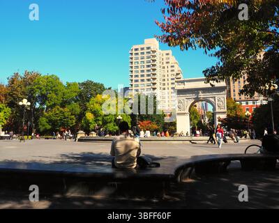 The iconic Washington Square Arch in Washington Square Park, West ...