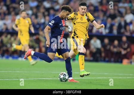 Doue Desire (PSG) shoots the goal to make it 1:4, action, left to right ...