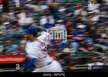 New York Mets' Clay Holmes pitches during the first inning of a ...