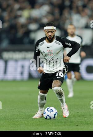 Memphis of Corinthians during the match against São Paulo for the 34th ...