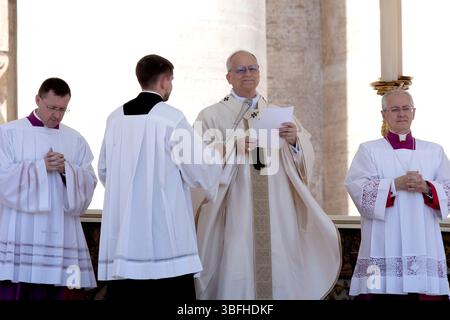 Pope Leo XIV celebrates a Mass on the occasion of the Jubilee of Youth ...