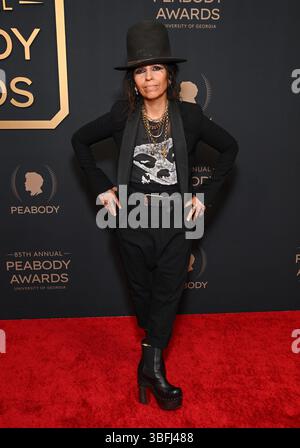 Linda Perry at the 85th Annual Peabody Awards held at the Beverly ...
