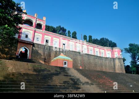 Sarsenapati Santaji Ghorpade Samadhi near Kurundwad Ghat, Kurundwad ...