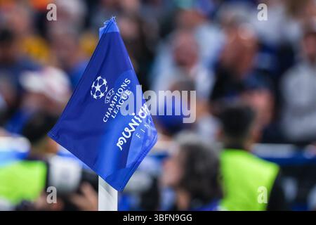 Corner flag during the UEFA Champions League phase day 6 football match ...