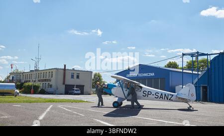 PIPER CUB after major renovation during inspection by two polish pilots ...