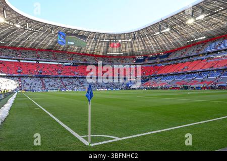 Munich, Germany. 31st, May 2025. Head coach Luis Enrique of Paris Saint ...