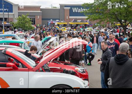 Taylor, Michigan - Thousands crowd the Hot Wheels Legends Tour in ...