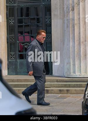 Arnold SCHWARZENEGGER at the Park Hyatt Hotel Café in Vienna, Austria ...