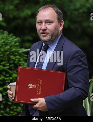 Edinburgh Scotland, UK 10 June 2025. Anas Sarwar and Davy Russell hold ...