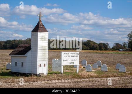 Church Dood Close Due To Rarture in Oak City, North Carolina. Miniature ...