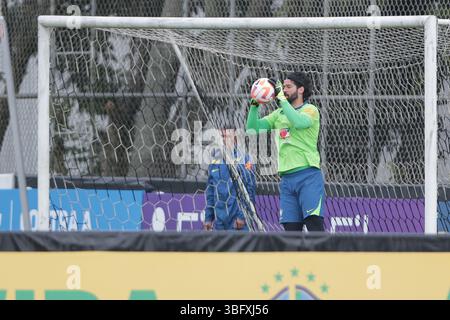SP - SAO PAULO - 06/03/2025 - BRAZIL, TRAINING - Alisson Becker, player ...